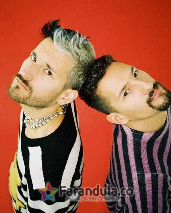 ‘Papás’ de Mau y Ricky es todo un hit en redes sociales