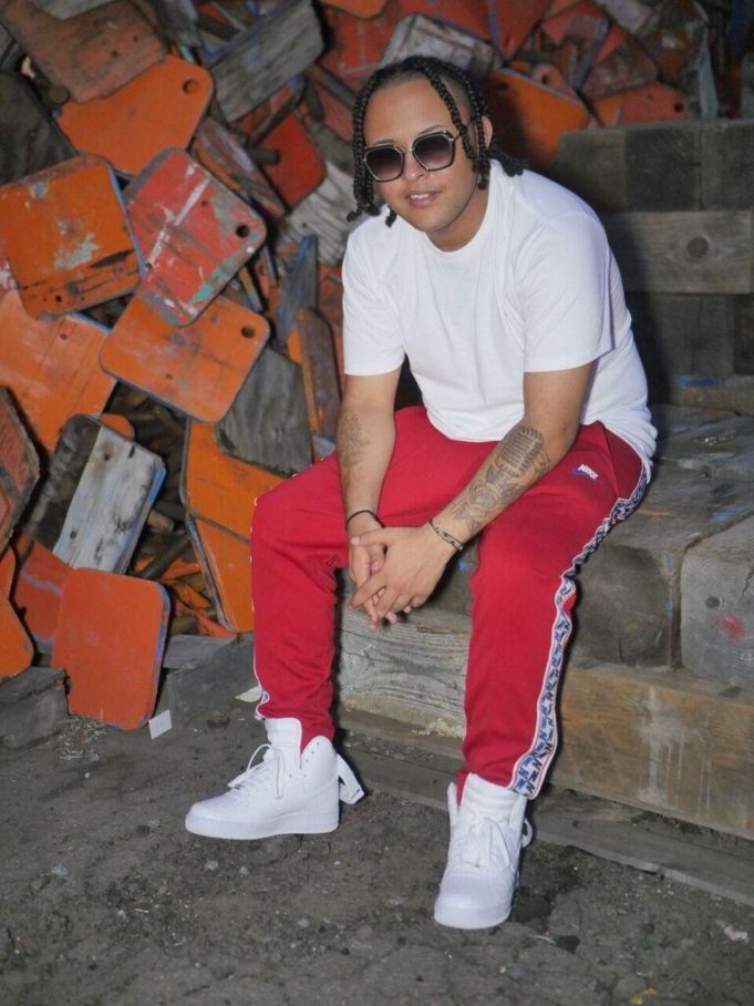 LIL BUZZY COMBINA EL ARTE, LA HISTORIA, LA CANCION Y LA CULTURA LATINA ...